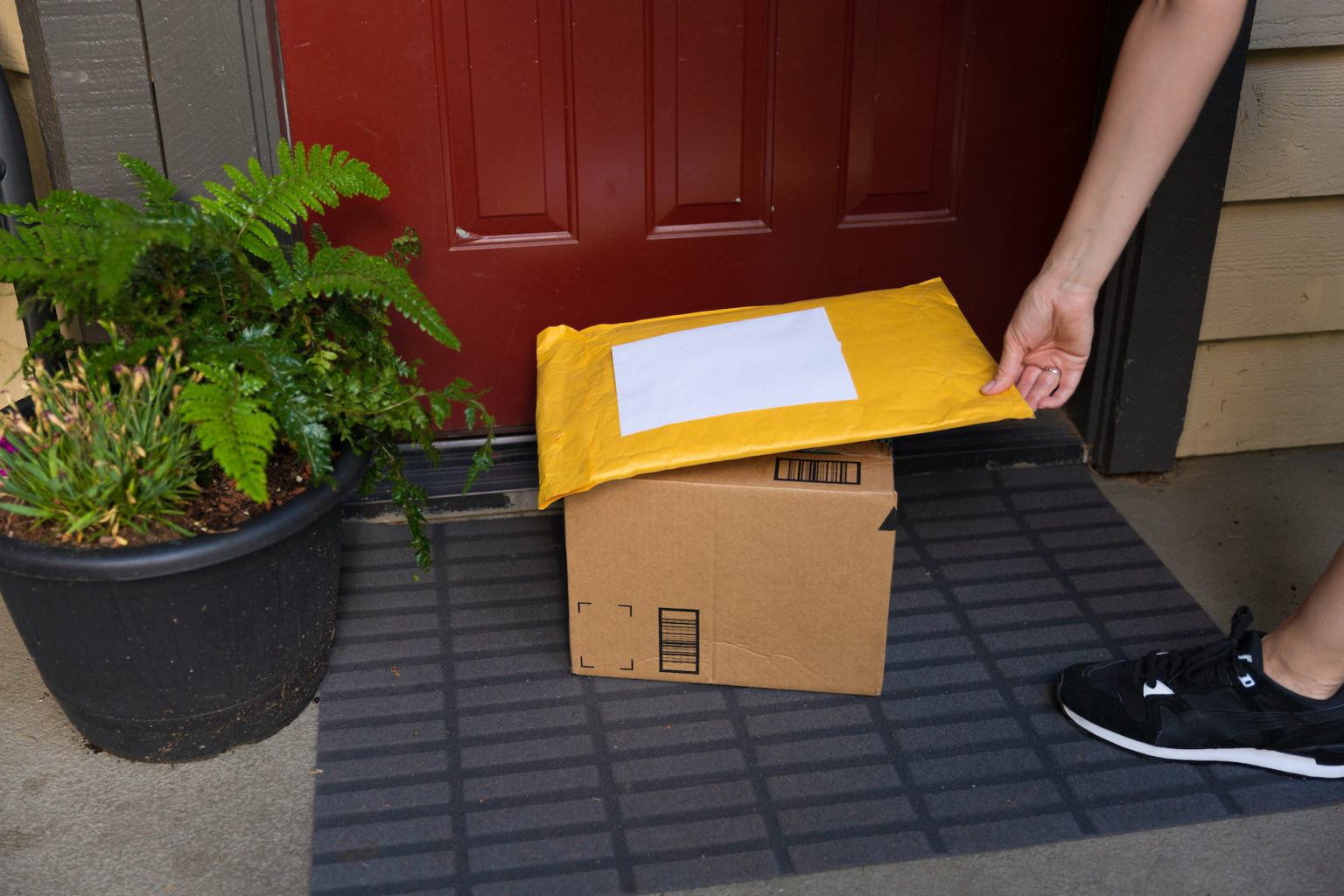 How to Get Packages Delivered to Your Apartment