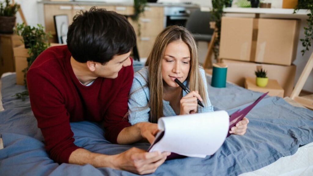 When is the Right Time to Move Out? 5 Signs That You're Ready