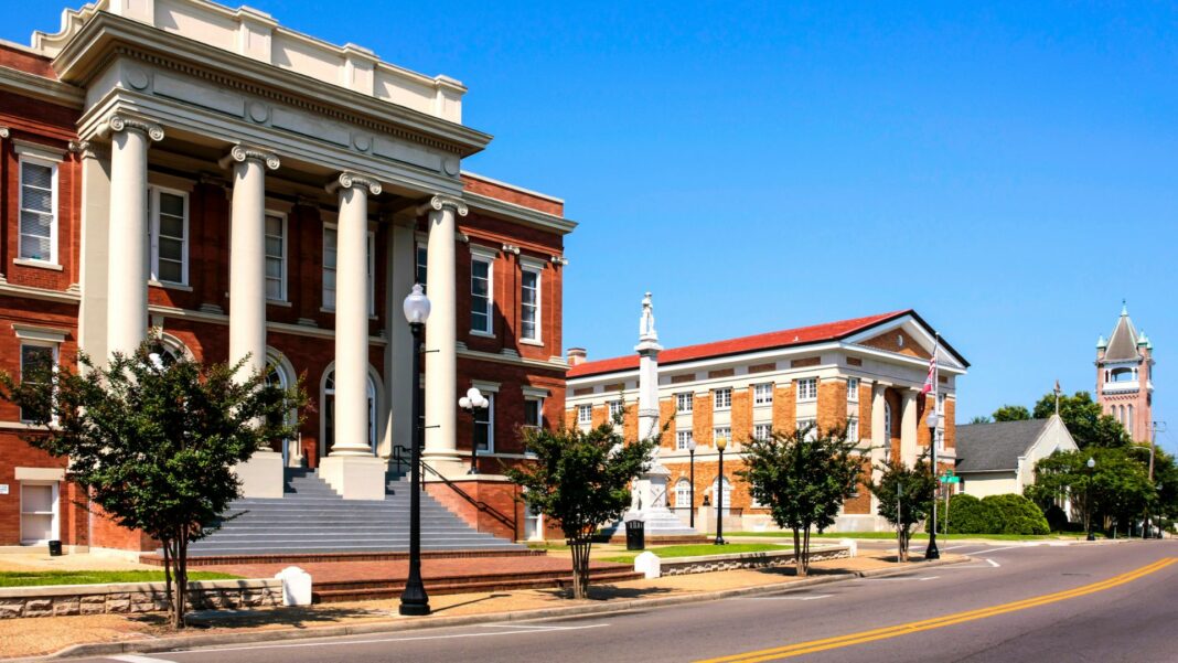 The 8 Best Places To Live in Mississippi